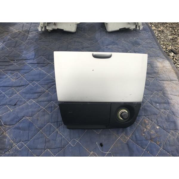 ダイハツ ムーヴ L150S L160S 純正センターボックス グローブボックス 中央 下 物入れ 灰皿 BOX 収納【商品概要】☆ご覧いただきまして、ありがとうござます☆◇こちらの収納ボックスはムーヴから取り外した物を譲り受けました。写真...