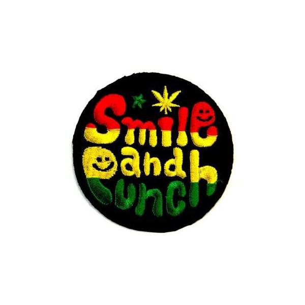 2枚目の写真で大きさ 1cmの方眼となっております。写真で大きさを確認してください。※お客様が見られる環境により画面上と実物では多少色具合が異なって見える場合もございます。予めご了承下さい。裏に糊のついたアイロンで簡単につけることのできるワ...