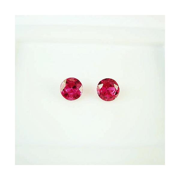 商品番号：td429材質：天然ルビー縦・横：約4.4mmラウンド厚さ：約2.4mm総重量：ペアトータル　0.70ct専用ケース付き