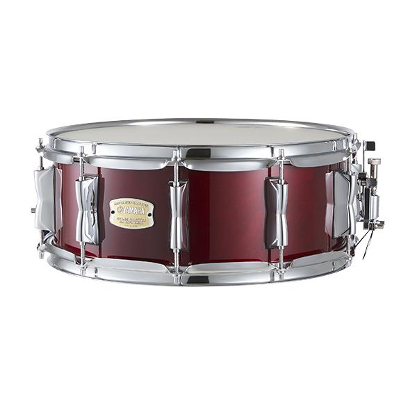 ヤマハ ステージカスタムバーチ 14"×5.5" スネアドラム単品100%オールバーチシェルを使用。ワンピースラグ採用により、強い圧着力でシビアなチューニングにも正確に応えます。