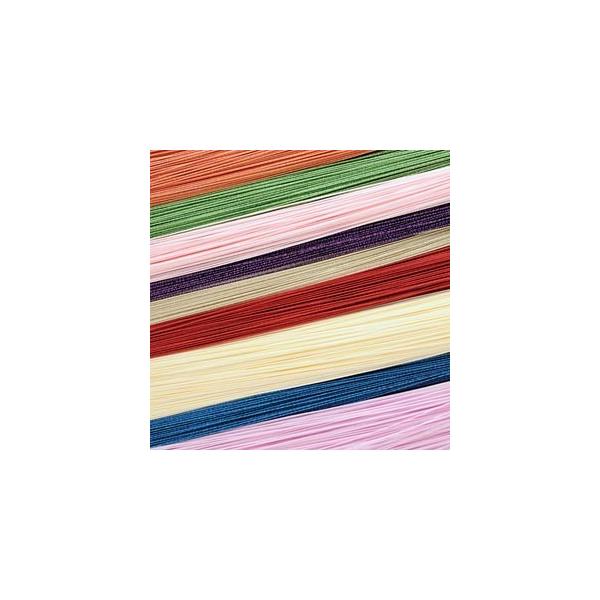 店主が仕事の素材として使っている水引は数百色。もともと贈り物などに結ぶ物ですから、リボン代わりに使っていただくのもいいと思います。水引の長さは3尺（約90センチ）、芯は和紙のこよりでできています。ラメのような光沢のある素材が混じった糸で巻か...