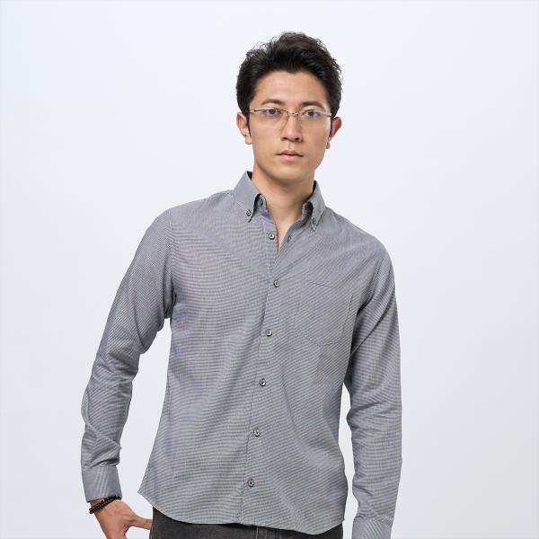 【発売日：2024年10月24日】洗練されたモノトーンの色合いを基に、シンプルながらもスタイリッシュなデザインのカジュアルシャツ。細やかな柄の生地に、台衿内側・カフス裏側には異なる雰囲気の別布を採用したデザインは細身ですっきりとしたシルエッ...