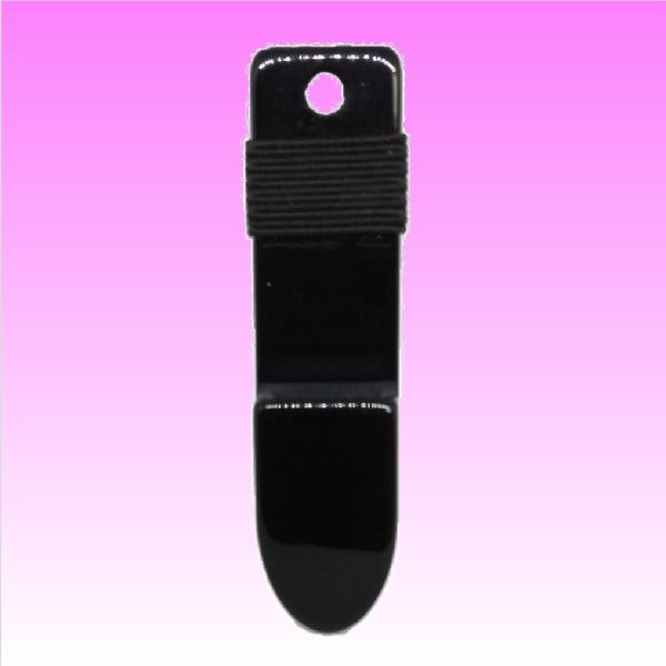 こちらのポケット付帯飾りプレートは帯を傷つけることなくUピン髪飾りを帯飾りとしてお使いいただける便利アイテムです。お手持ちの根付けやストラップ等を通し穴に通して付けるだけでオリジナルの帯飾りをお作りいただけるほか、お気に入りのＵピン髪飾りも...