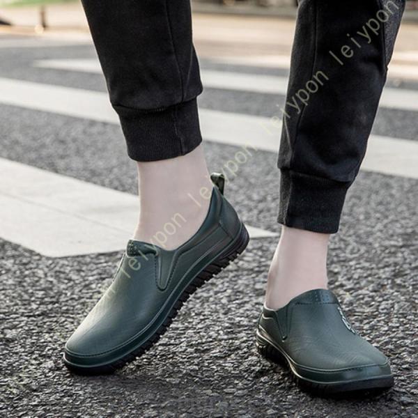 商品の特徴レインブーツは全体pvc一体成型の防水素材を使用しているため、針の跡がなくて、完全防水となっており、雨の日でも足元が濡れる心配がないです。凹凸アウトソールは耐磨耗性に優れたゴム素材を使用ので、防滑性と耐久性が十分にある。雨の日の駅...