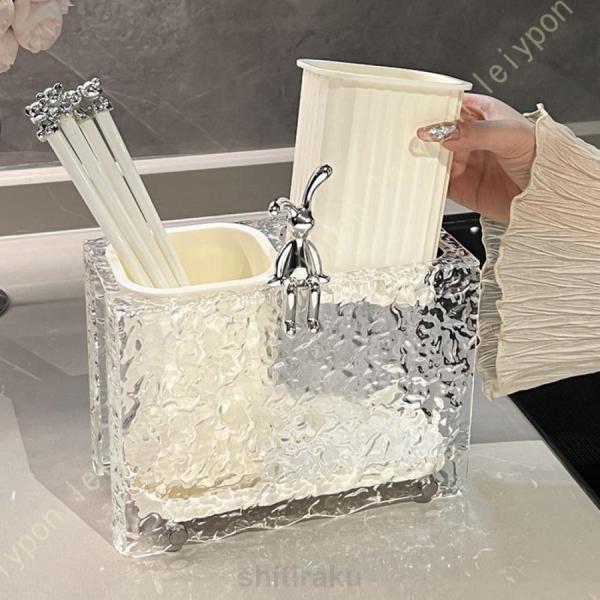 商品の説明多機能収納ブラケット主な機能は箸の水切りですサイズ：A=20*15*10cm（壁掛けにしてもいいし、テーブルの上に置いてもいいです）。具体的な製品とサイズは画像の説明を見てください。注意：製品は箸置きに限り、他の撮影品は含まれてい...