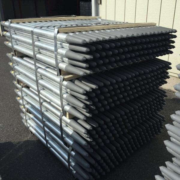 最近はフェンスの簡易改修工事などでは、新たなフェンスを立てずに本杭で賄う工事が増えております。【重要：お届け先限定商品】こちらは個人宅様へのお届けできません。ご自宅と事務所等が兼用の場合は必ず「法人名・団体名」の併記を願います。万一お申込み...