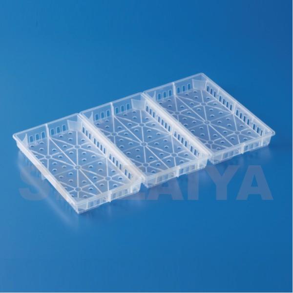 ●容量・材質/全外寸：343×202×25mm　　外寸：192×103×20mm　　内寸：188×99×19mm　　内容量：0.4L　材質：PP　　　●使用例：ホタルイカ130g用×3個用　●送料無料出荷単位60　●メーカー：三甲　●メーカ...