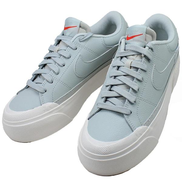 　コート風のスタイルをアップデート。ナイキ コート レガシー リフトでワンランク上のスタイルを実現。 プラットフォームミッドソールが、履きやすい定番デザインに大胆な存在感をプラスします。 人気のフィット感もキープ。※モニターの環境等により、...