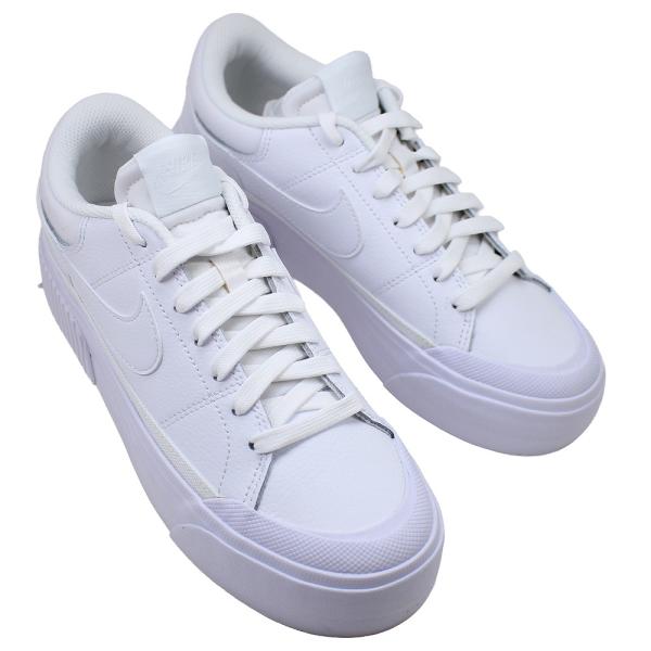 　コート風のスタイルをアップデート。ナイキ コート レガシー リフトでワンランク上のスタイルを実現。 プラットフォームミッドソールが、履きやすい定番デザインに大胆な存在感をプラスします。 人気のフィット感もキープ。※モニターの環境等により、...