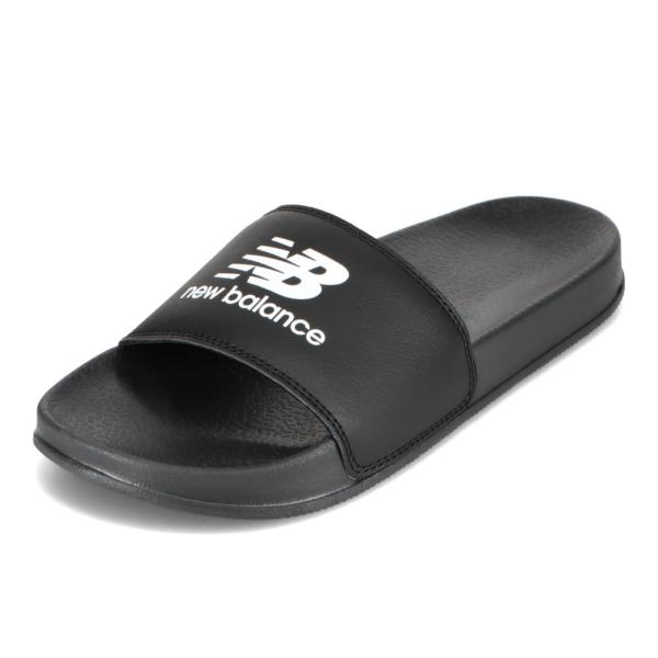 ※商品画像は、ご覧になられているパソコン、ディスプレイ等の設定により、実際の色味とは異なる場合がございます。シンプルデザインなNBのシャワーサンダル。スポーツシーンのみならず、簡単なお買い物から、子供の送り迎え、旅行先や機内のリラックス履き...