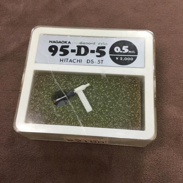 （アウトレット）ナガオカ　レコード針　95-D-5 HITACHI DS-ST未開封、長期在庫品になります。経年による箱に汚れ、傷、本体に錆がある場合がございます。動作未確認品のためアウトレット特価でご案内させていただきます。新品の商品との...