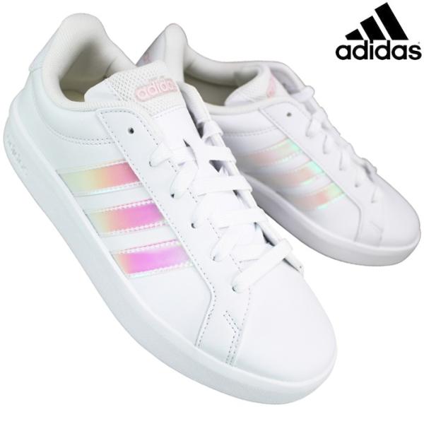 【アディダス adidas】オーロラ素材をスリーストライプスに使用したインパクト大のコートタイプスニーカー。シンプルで洗練されたデザインは、カジュアルからきれいめまで幅広いコーデにマッチします。デイリー使いに最適な一足です。●ブランド：ad...