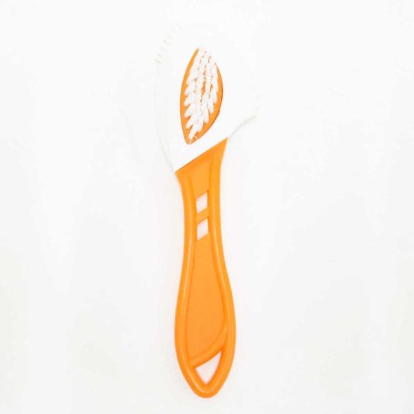 【特長】　４タイプの方法でお手入れできるスエード・　ヌバックの起毛革、スニーカーのメッシュ部　分のお手入れブラシです。ナイロンブラシで　コンビネーション素材やスエード・ヌバック　素材の汚れ・ホコリを取り除きます。ゴムブ　ラシ部分はムートンブ...