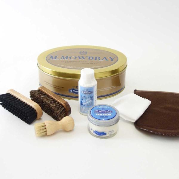 M.Mowbrayが誇る、ハイクオリティなケアアイテムを高級感あふれる缶に詰め込んだシューケアセットが登場です。すでにシューケアを始められている方にはもちろんのこと、シューケア初心者の方にも満足していただける基本をおさえたシューケアセットで...