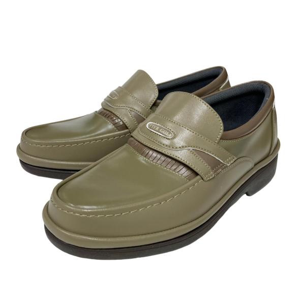 THREE COUNTRYの天然皮革を用いた超軽量コンフォートシューズ。超軽量設計に加えて防滑・耐摩耗の独自開発の特殊配合素材ソールを採用。4Eの幅広設計フロント部分には伸縮性のゴムがあり、足にピッタリとフィット。天然皮革を使用したオーソド...