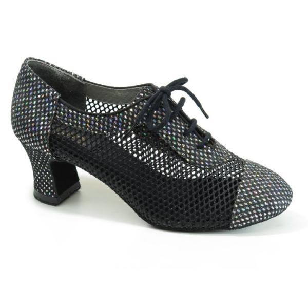 柔らかいホールド感と素敵な色使いで人気のブランド「PRETTY」のプラクティス（ティーチャーズ）シューズです。このモデルはアッパーを足い当たりの良いストレッチネット素材で造ってあります。そのため、外反母趾などの足指に負担がかかりやすい方でも...