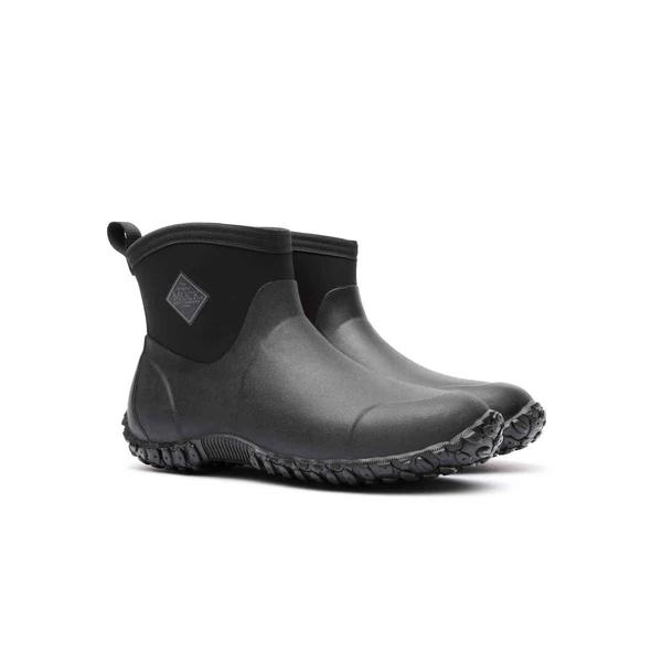 MUCK BOOT (マックブーツ) の Muckster 2 Ankle Boots (マックスター 2 アンクル ブーツ) です。防水防寒性能を備えたアンクル丈プルオンブーツ。ネオプリン素材のアッパーです。ブラックのカラーリングです。