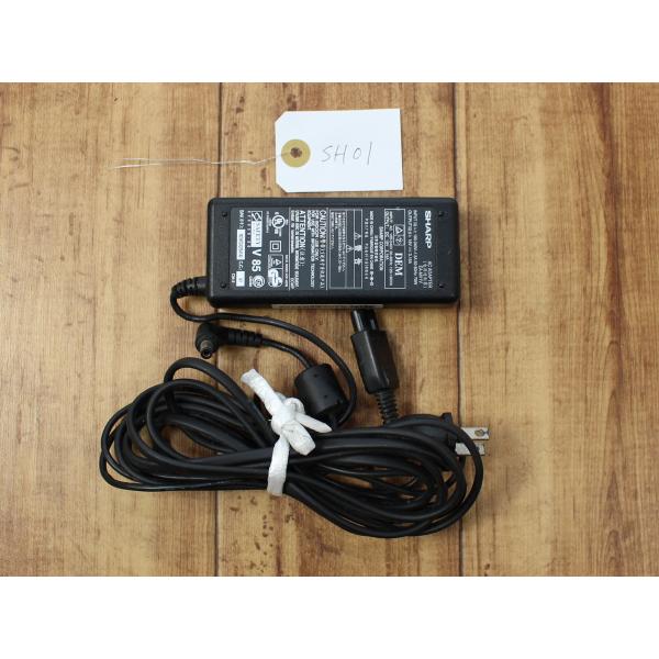 SHARP シャープ　ノートパソコン用ACアダプタ  EA-MV1V（19V-3.16A）です。中古品ですので使用感があります。現状でのお渡しとなります。MODEL:EA-MV1VINPUT:100-240V〜1.5A 50-60HzOUT...