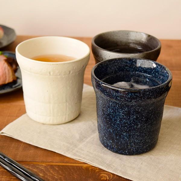 商品説明モダンな格子模様とふっくらとしたフォルムが渋すぎない和の焼酎カップ。商品詳細サイズ／口径9.5×高さ9.2cm重さ／約300g（商品により誤差があります）容量／約365cc（満水）素材／磁器質感／天目白吹き:マット/粉引:つややか/...