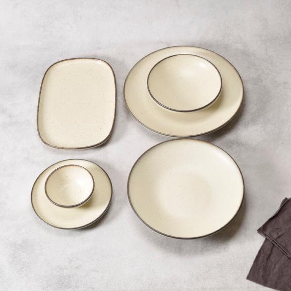 商品説明ナチュラルな雰囲気で、和洋問わずどんな食卓にも自然に馴染む食器セットです。商品詳細素材／磁器　質感／マット(ラップはつきません)　生産地／日本(美濃焼)電子レンジ・食洗機可オーブン・直火不可※サイズは全て外寸になります。※サイズ・重...