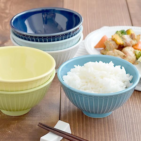 商品説明6色の豊富なカラーバリエーションを取り揃えたお茶碗。しのぎという和の技法を使いながらも、洋食器の雰囲気を持ち合わせているご飯茶碗ですので、洋食メニューの時にも合わせやすいデザインです。ホワイトを組み合わせれば爽やかに…イエローやグリ...