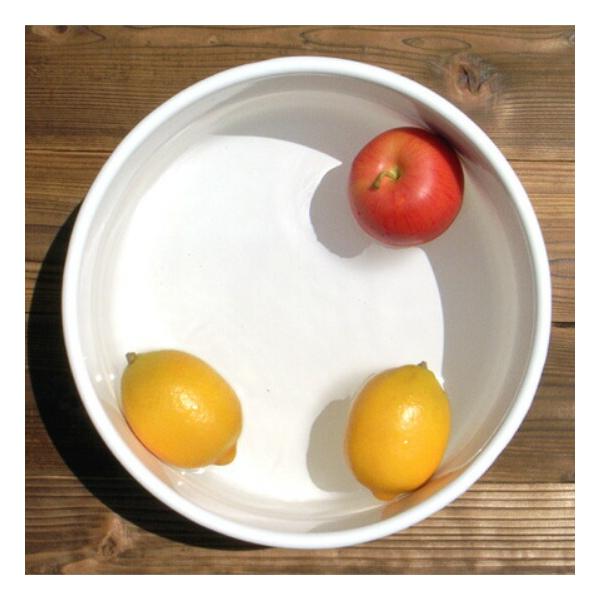 ◆サイズ：直径30.5×高さ13cm◆容量：8L◆重さ：1200g◆メーカー：野田琺瑯◆生産国：日本■特徴ひとつずつ丁寧に手作りで完成する洗い桶です。2019年にリニューアル！高さを変えて、より使いやすくなりました。レトロな雰囲気と真っ白で...