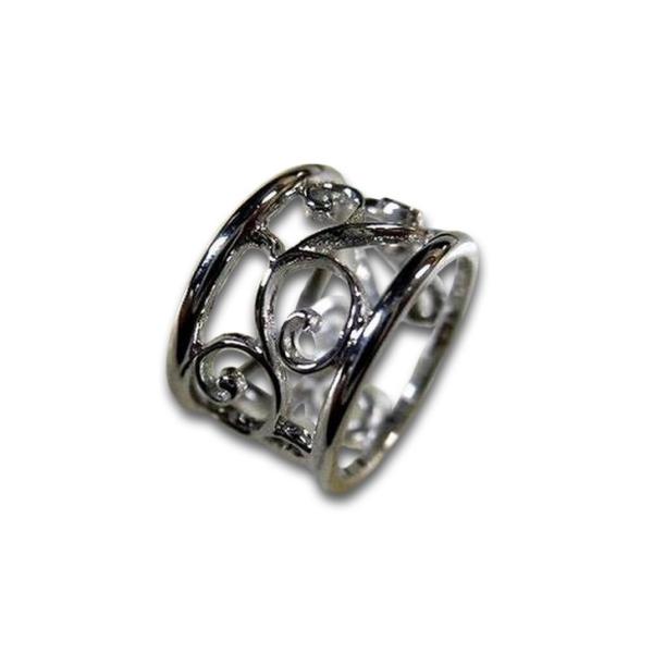 ハワイアンジュエリー ネックレス ペンダントヘッド モチーフの 幸せの 波 を表した Soroll スクロール 。何度も何度も繰り返し打ち寄せる波。「波が運んで来るも」それは「永遠」「幸せ」。どんな チェーン にもマッチする 透かし バレル...