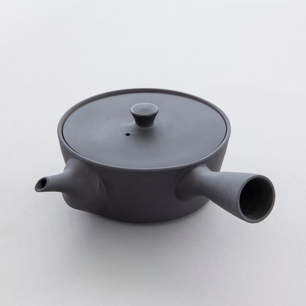 ＜こんな方におすすめです＞・日頃からよく急須を使う方・誰かと一緒にお茶を飲むことが多い方・キッチンやリビングをオシャレにこだわりたい方・シンプルなデザインがお好きな方新しくもあり、どこかなつかしさも感じる南景製陶園のSencha シリーズ。...