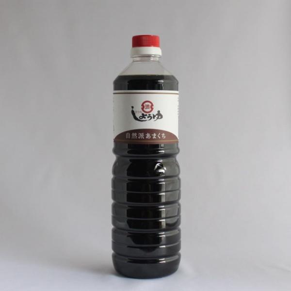 九州で親しまれる甘口醤油の味わいを自然素材だけで再現した商品です。  生成りの濃口、再仕込み醤油に、北海道・羅臼産の昆布と宮崎・大分産の椎茸の出汁、鹿児島・種子島産の「粗糖」を加え、自然素材だけで九州の甘口醤油を再現しました。保存料には国産...