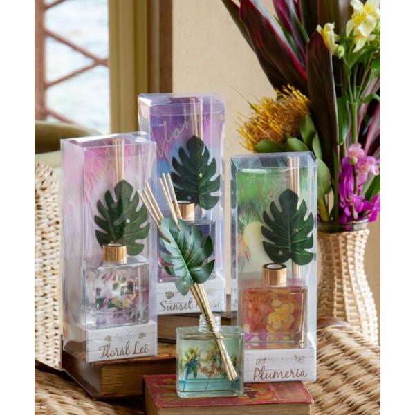 ハワイの上質さが込められ、洗練されたデザインのディフューザー。パームツリーの木洩れ陽、パームリーフがそよぐ葉音、ウェルカムレイの甘い香り。あの日のハワイへあなたをいざなってくれます。※消臭効果有り、芳香期間：約1.5〜2ヶ月品番：44WP1...