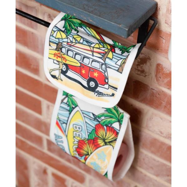 HAWAIIの景色が鮮やかにアーティスト調で描かれたトイレットペーパーホルダー。飾れば一気にHAWAIIの世界へといざなってくれます。素材表地 ポリエステル100% 　裏地 ポリエステル 60% 綿 40%サイズ上部：縦15cm 横16cm...