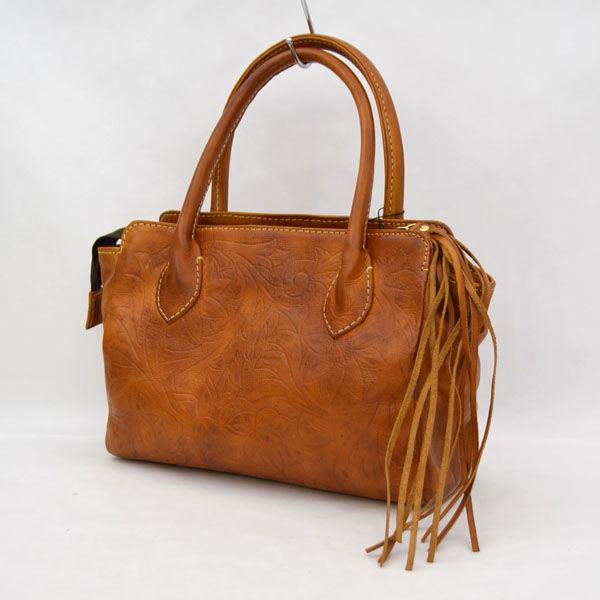 ・メーカー　　：Le cheval aile　/　シュヴァル・エレ・製品型番　　：CK001・サイズ　　　：横幅（W)　（約ｃｍ）:27，高さ（H)　（約ｃｍ）:20，奥行（D)　（約ｃｍ）:7，持ち手　（約ｃｍ）:40，総重量　（約ｇ）:...