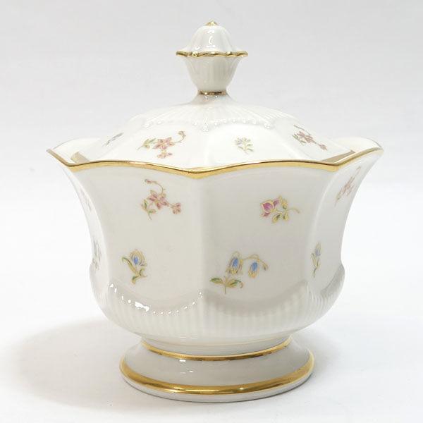 ・メーカー　　：Noritake / ノリタケ・サイズ　　　：横幅　（約ｃｍ）:13.3，奥行　（約ｃｍ）:13.3，高さ　（約ｃｍ）:16，・色(柄)の系統：ホワイト ゴールド・素材　　　　：陶器--------------------商...