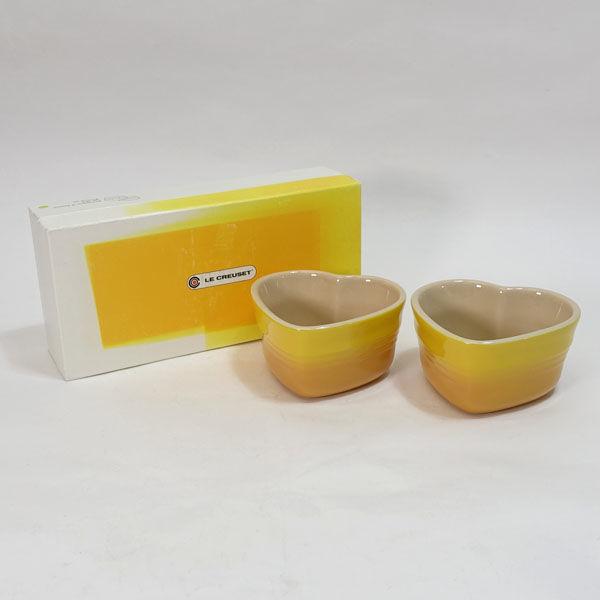 ・メーカー　　：LE CREUSET / ルクルーゼ・製品型番　　：910029-00・サイズ　　　：形状:ハート，横幅　（約ｃｍ）:11，縦幅　（約ｃｍ）:9.5，高さ　（約ｃｍ）:6，・色(柄)の系統：イエロー・付属品　　　：共箱（汚れ...