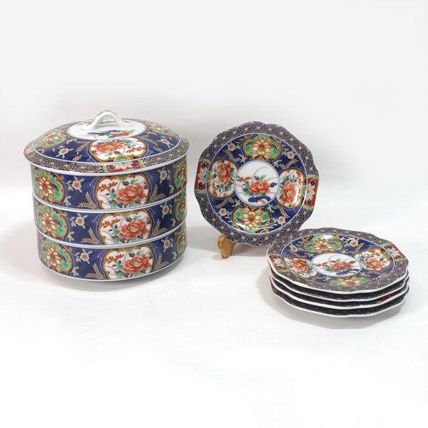 ・メーカー　　：有田焼　昇龍窯・サイズ　　　：(重箱)横幅 (約cm):16，(重箱)奥行 (約cm):16，(重箱)高さ (約cm):17，(重箱)1段の深さ (約cm):5，(皿)直径 (約cm):13.8，(皿)高さ (約cm):1....