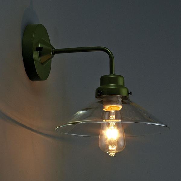 職人手吹きの日本製硝子シェードの懐かしいペンダントランプ。味わいのある奥の深いレトロ感あふれる灯りです。手吹き硝子のため重量は誤差があります。また硝子に気泡が発生しますのでご了承ください。電球は付属しません。ウォールランプは乾燥した屋内専用...