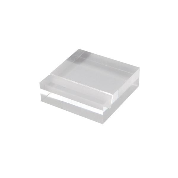 高級感のあるカードスタンド！ショーケース内によく合います。(照明にあたると更にキレイです。)　■種別／A339-1　■サイズ／W30×D30×H10mm　■対応カード厚／約0.3mmまで　■備考／○カードを斜めに掲示します　■素材／アクリル...