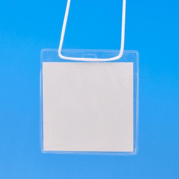 安価で使いやすくよく目立つ！イベント会場にもってこい！　パーティ・各種イベント会場で色分けして使え、とても便利。　■種別／ホワイト　■外寸／W107×H115mm　■中紙サイズ／100×100mm　■ひもの長さ／約900mm　■素材／オレフ...