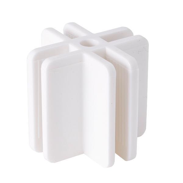 イベントや展示会などで活躍！スピーディな組立て、撤去が可能です。ポスターなどを張り付けたパネルを差し込むだけで、様々な展示が可能です。　■種別／十字用　■カラー／ホワイト　■サイズ／W38×D38×H36mm　■素材／ポリカーボネイト　■対...