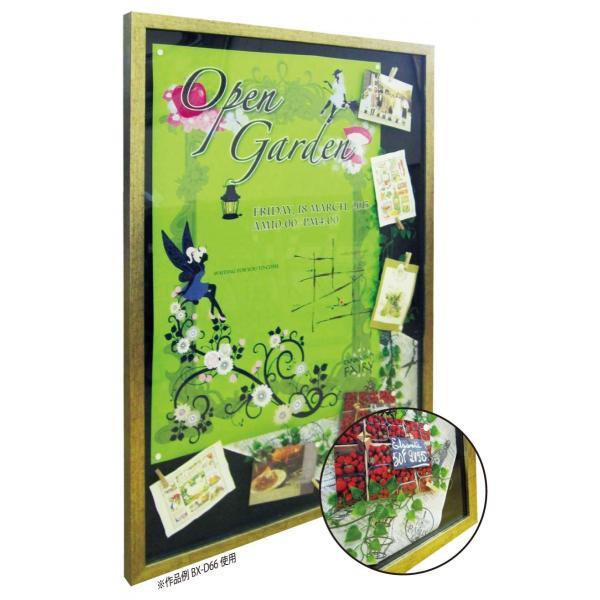 ■種別／シルバー■外寸サイズ／H960×W700×D40mm■内寸サイズ／H920×W660×D17mm■素材／樹脂製、ブラック内装加工、1.5mmアクリル、裏板：MDFボード、フレーム表面：シルバー、側面：ブラック■その他仕様／○押しピン...