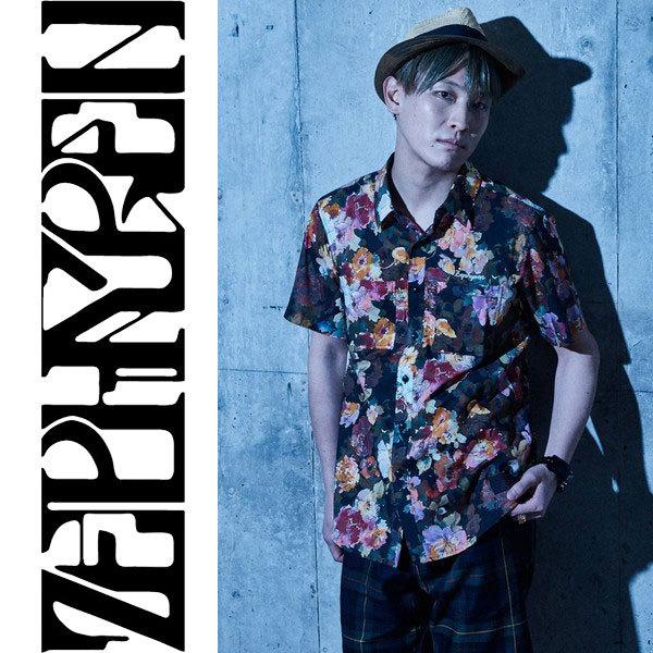 シンプルさを突き詰めたスタンダードボディを仕様したショートスリーブシャツ。長年積み上げてきたZephyrenの技法によって編み出したフォルムは、上半身のシルエットを美しく描いてくれる。また、ベーシックなアイテムだからこそ鮮やかな総柄が映える...