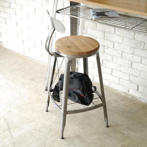 1281 ハイチェア クリア ガルトカウンターチェア バーチェア ハイチェア 座面高さ68 ハイスツール スチール製エルム無垢材の座面にシンプルなスチールを合わせたスッキリとしたデザインのハイチェア。荷物を置けるよう補強桟の役割もある棚を設...