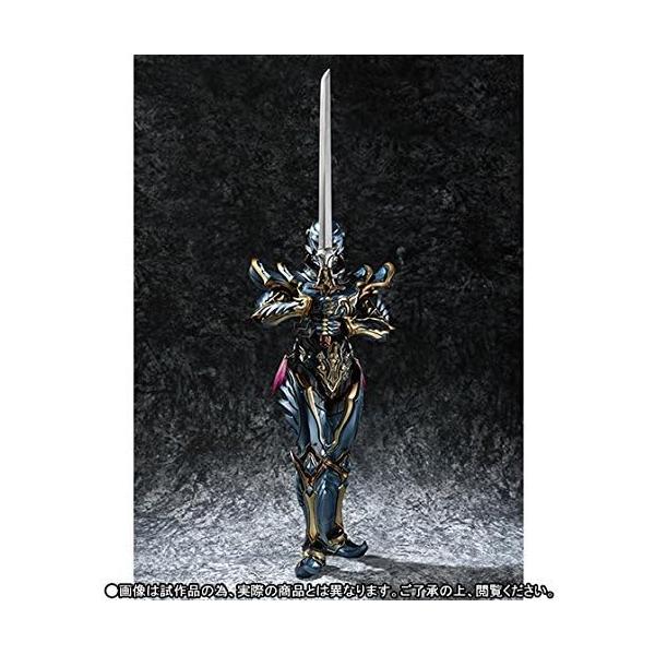 魔戒可動シリーズに「牙狼＜GARO＞　-魔戒ノ花-」より、幻影騎士　クロウがラインナップ。背面に大きな羽を装備可能。劇中同様に飛行時はバイザー状に閉まる耳を、可動パーツにより変形再現。