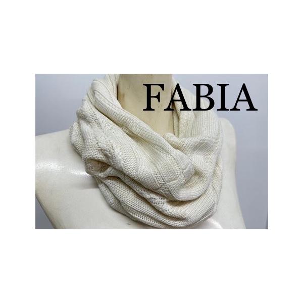 ○メーカー　FABIA（ファビア）　仕事もプライベートもオシャレを楽しむ女性に向けたアイテムを展開するブランド○商品紹介　ゆるふわ感が特徴のアイテム、スヌード。　女性の首周りを華やかに演出します。　吸湿発熱するレーヨンの心地よい温かさが特徴...