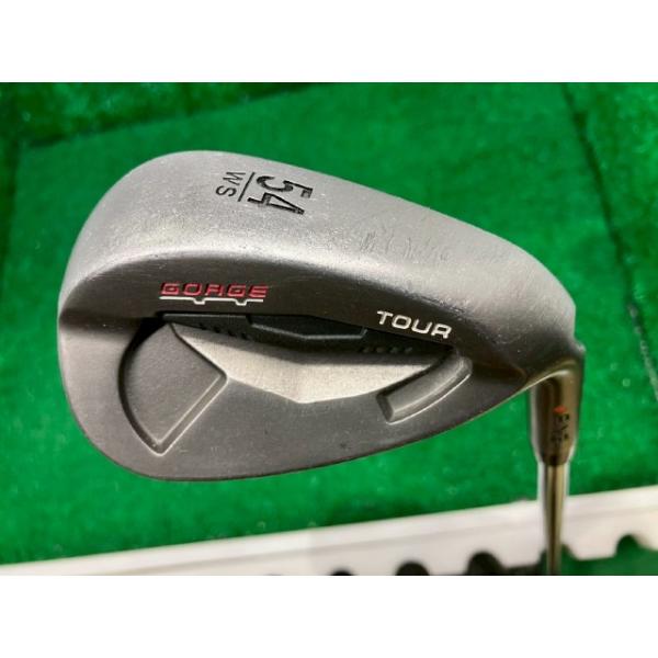 ■種別：ウェッジ　■メーカー：ピン■モデル：TOURウェッジGORGE 54-WS　■シャフト：DG■フレックス：R300　■ロフト：54■本数：1　■番手：54■長さ：35　■クラブ重量：0■ライ角：0　■バランス：D3■キックポイント：...