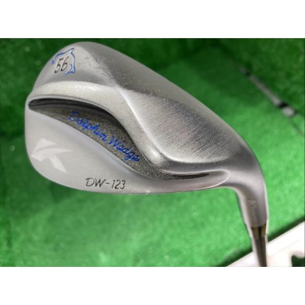 ■種別：ウェッジ　■メーカー：キャスコ■モデル：DW-123 ウエッジ　■シャフト：DP-231■フレックス：Wedge　■ロフト：56■本数：1　■番手：56■長さ：35.25　■クラブ重量：401■ライ角：63.5　■バランス：D0■キ...