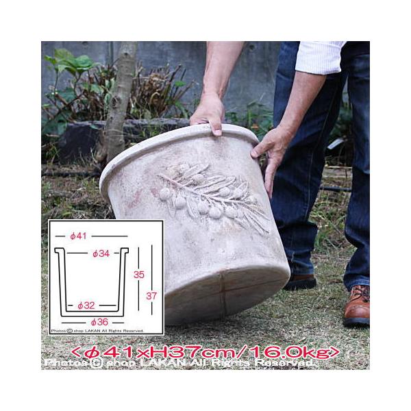 エッシュバッハ社製 オリーブラウンドアンティコ鉢 φ４１cm EB-34278041GI / 材質：陶器 / サイズ：φ４１ x Ｈ３７cm /側面に施されたオリーブのモチーフが好評です。表面はザラザラ感のあるアンティーク仕上げとなっていま...