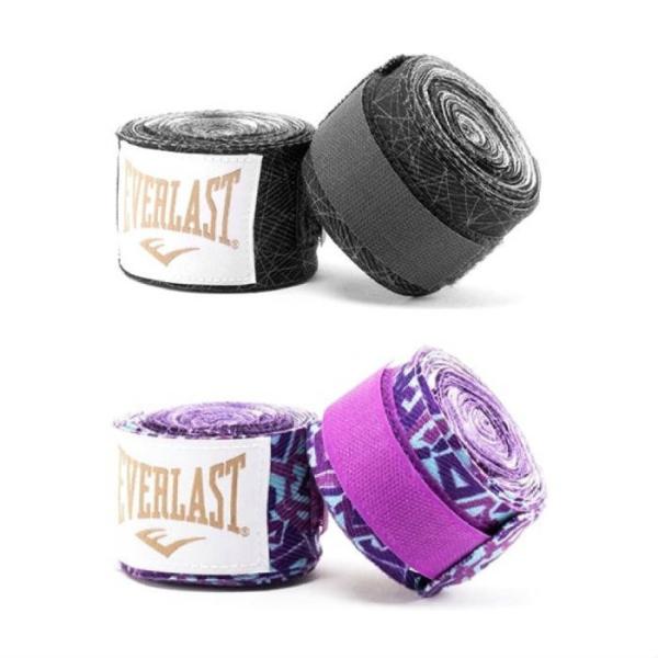 ・世界のボクシングブランドであるエバーラスト社のプリント入りのハンドラップ・手を安全に保ち、手首を108インチのポリコットンで支えてください。・手首と拳の保護のためにボクシングまたはトレーニング用グローブの下に着用してください。・ブラックと...