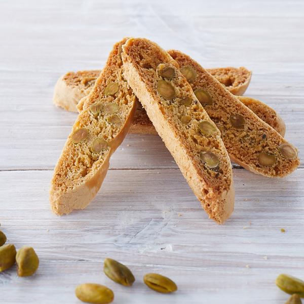 ビス「2度」コット「焼く」という意味の、イタリア・トスカーナ地方の郷土菓子「ビスコッティ」。2度焼きによる固焼きで食べごたえがあり、ナッツなどをそのまま混ぜ込んでいるので、素材の味わいや食感も楽しめるイタリアンスイーツです。そのまま食べるの...