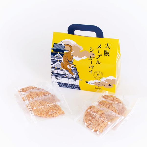 メープルをたっぷりかけて焼き上げたパイ。メープルシュガーの香ばしさとバターをふんだんに使用したパイのサクサク食感をお楽しみください！添加物に頼らずに自然を そのままいただくのが、 お菓子の本当のおいしさです。